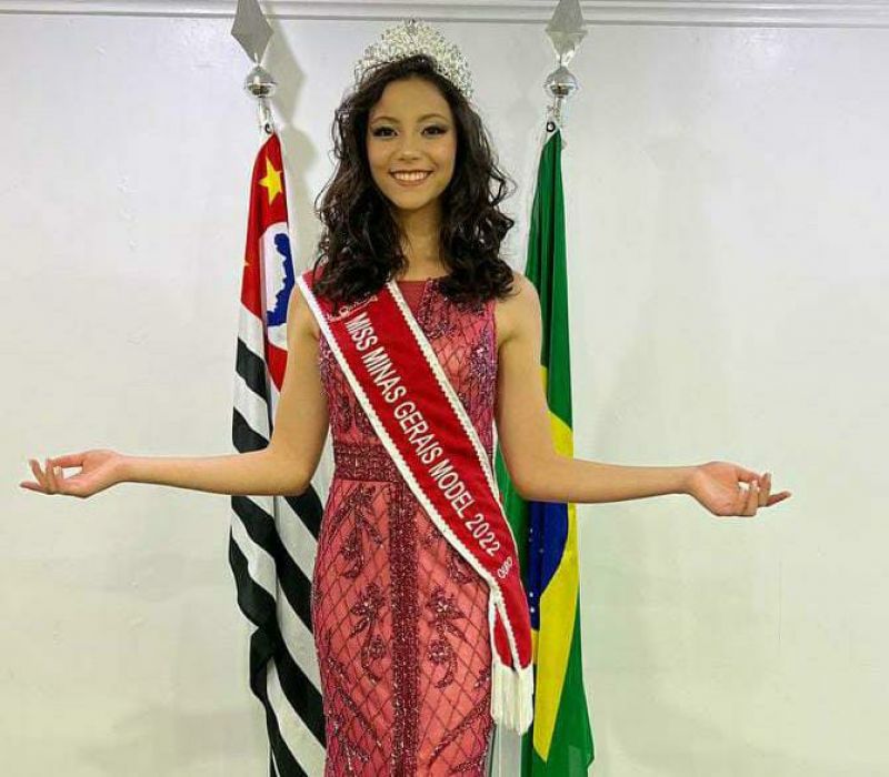 Jornal Ponto - PIUMHIENSE HANDRYA CRUVINEL É ELEITA MISS MODEL 2022